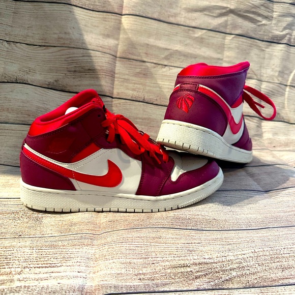 Jordan | Shoes | Air Jordan Mid True Berry Rush Pink Big Girls Size 7y ...